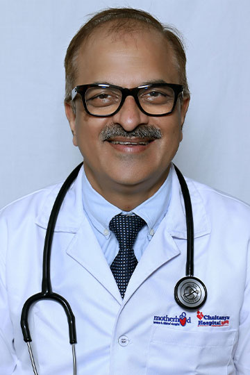Dr. Neeraj Kumar - Best Paediatrics Doctor & Child Specialist in Chandigarh